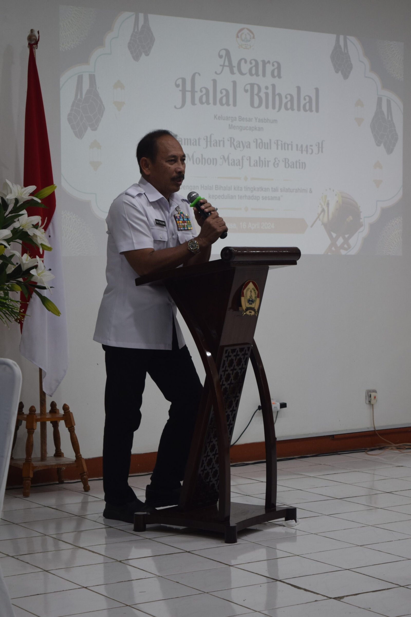 Acara Halal Bi Halal Pengurus, Kabag dan Karyawan Yasbhum Tahun 1445 H ... Acara Halal Bi Halal Pengurus, Kabag dan Karyawan Yasbhum Tahun 1445 H ...